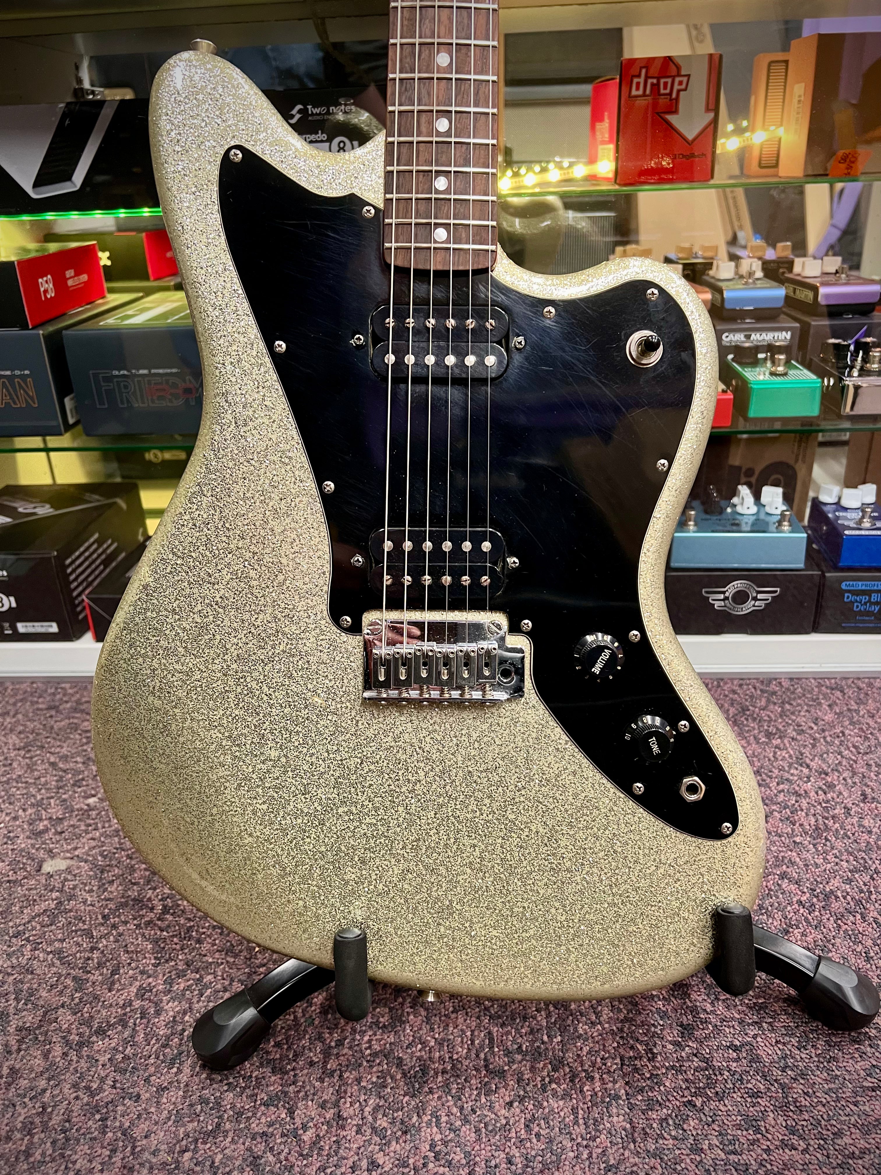 Squier Jagmaster - Gold Sparkle – The Guitar Tech